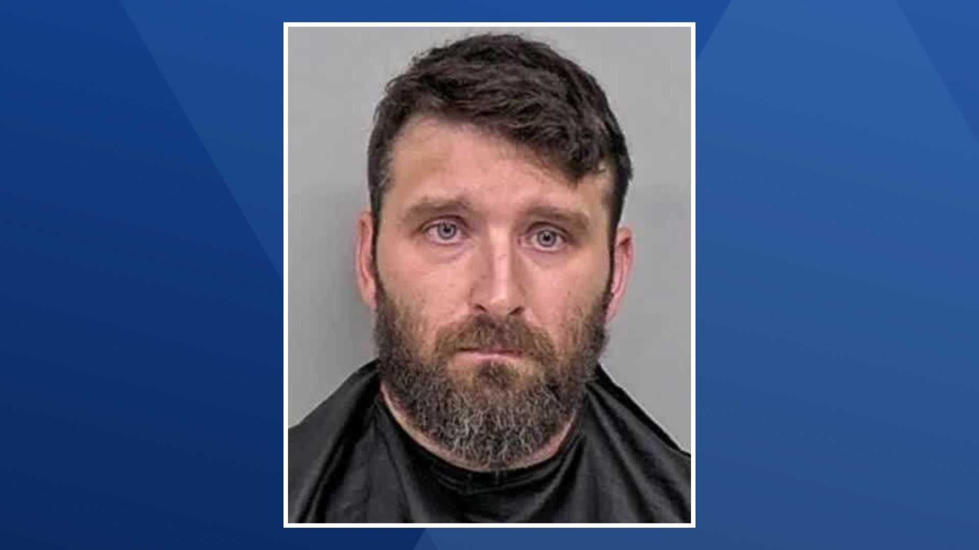 Court docs: New Albany man accused of peeping planted hidden cameras in ...