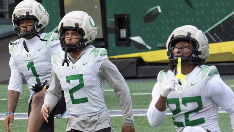 Live score updates for Oregon Ducks vs. Indiana Hoosiers in playoff ...
