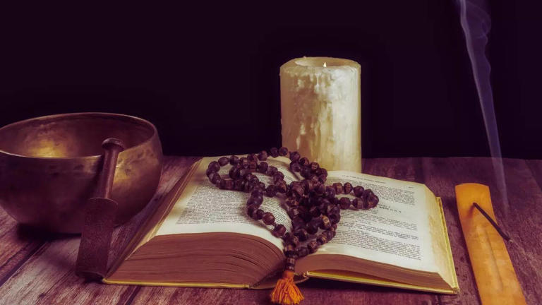 Bhagavad Gita shloka for today: Happiness and pain come and go, how to ...