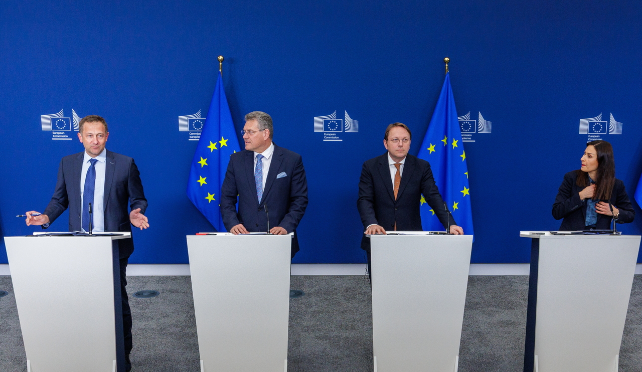 EU·인도, 트럼프 관세전쟁 공동대응…"FTA 협상 전속력 추진"