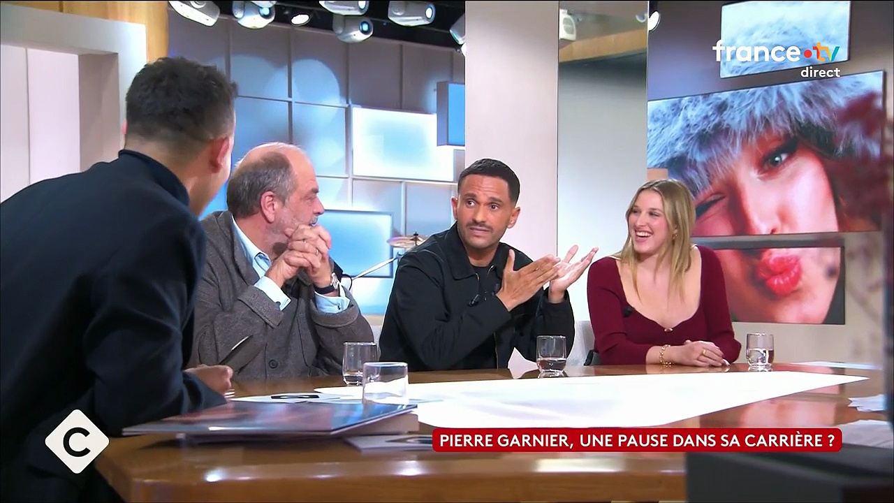 Helena Bailly, C à vous