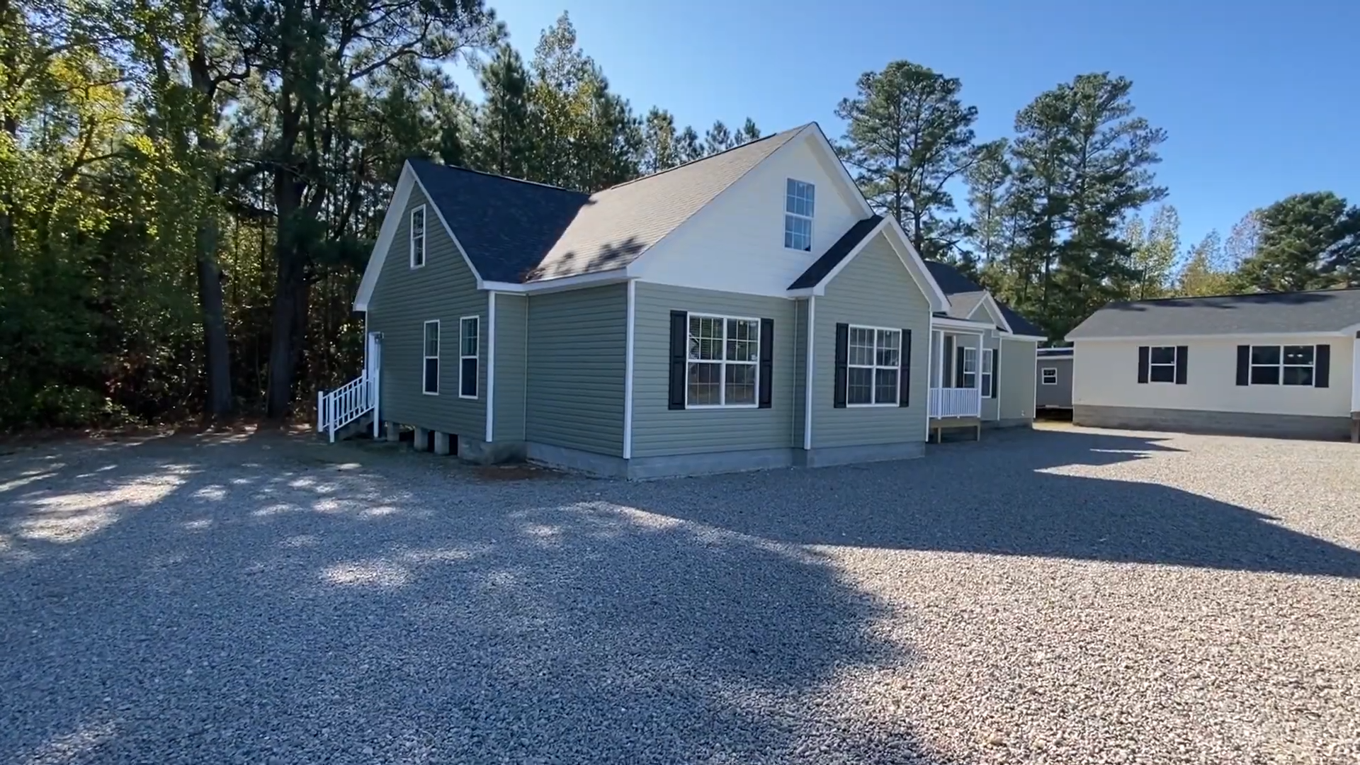 Hillcrest by R-Anell Homes | 3 bed, 2 bath modular house tour