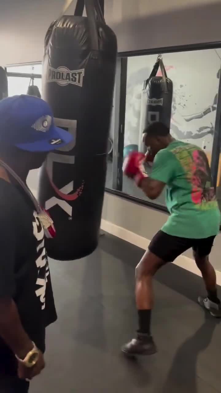 Kenneth Sims Jr., Unc Flavor Flav ⏰ in the gym with me today‼️ ITS ...