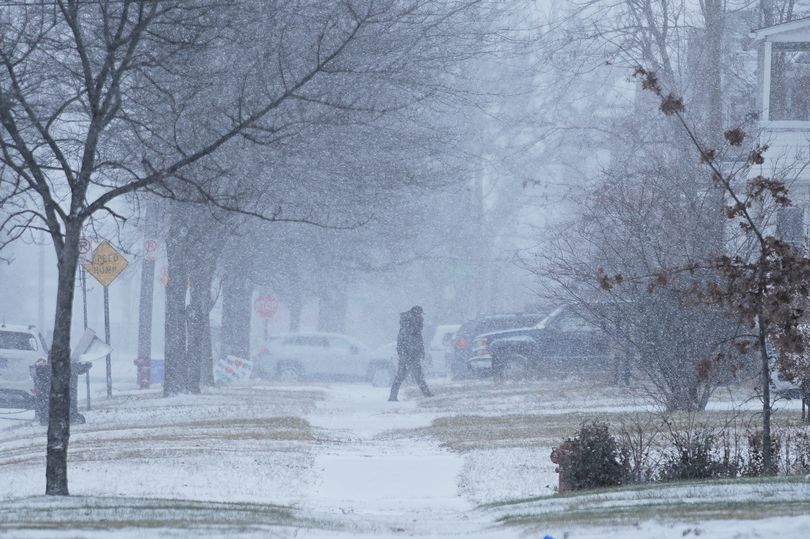 Winter storm warnings issued in 6 states as up to 2 feet of snow to hit