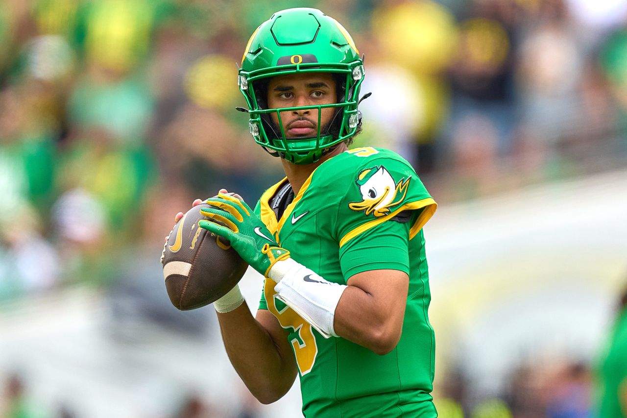 All about Oregon Ducks QB Dante Moore’s parents, mom Jera Bohlen-Moore ...