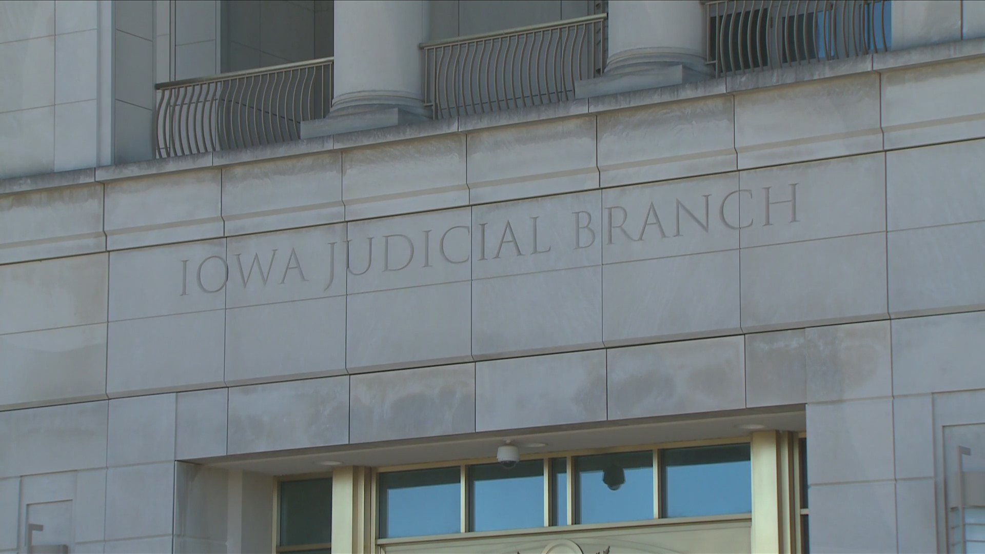 IA Supreme Court rules state can't charge low-income defendants in ...