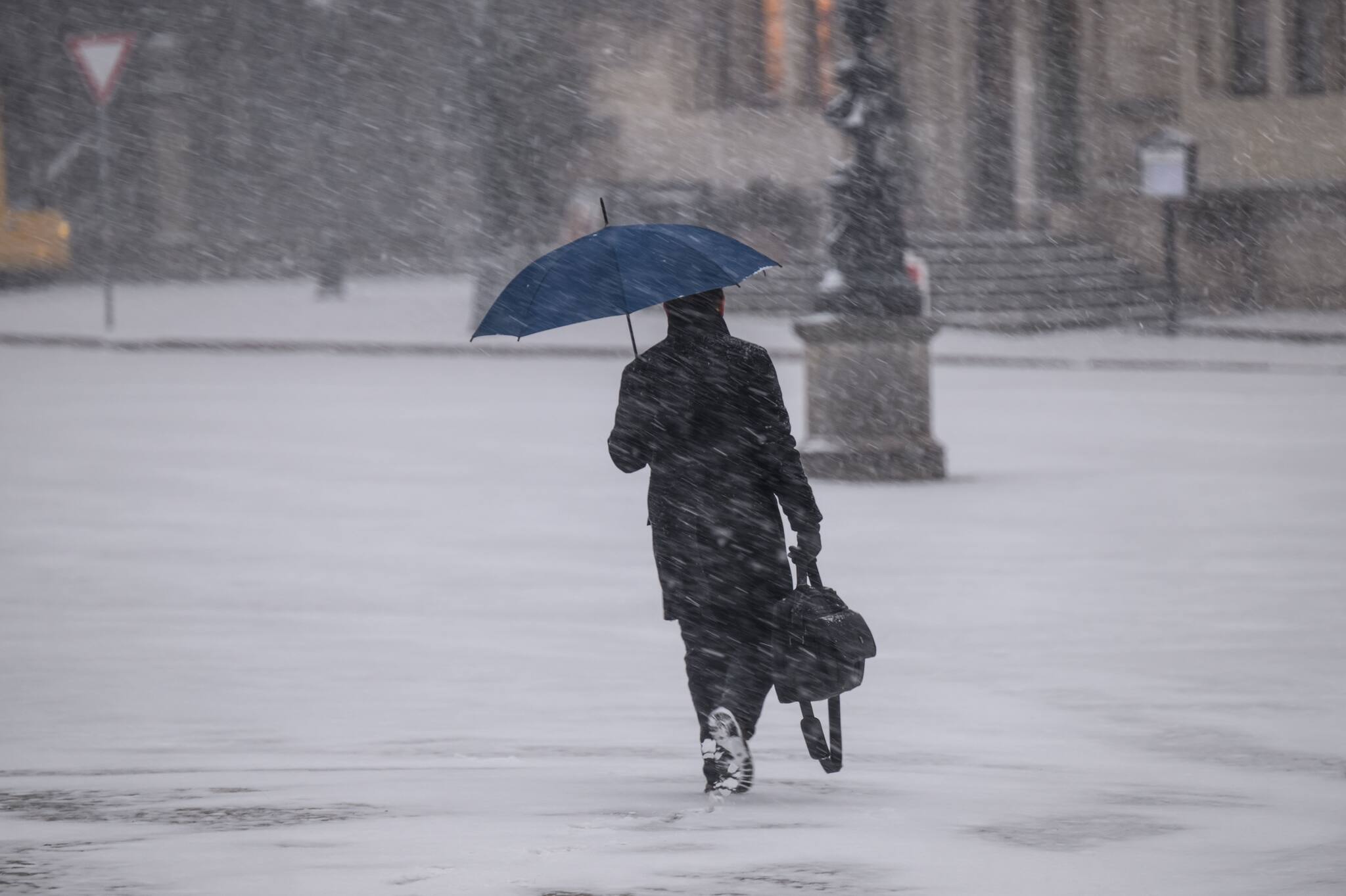 Wintersturm „Elli“ bringt Schnee nach Sachsen – Warnung vor Glatteis am ...