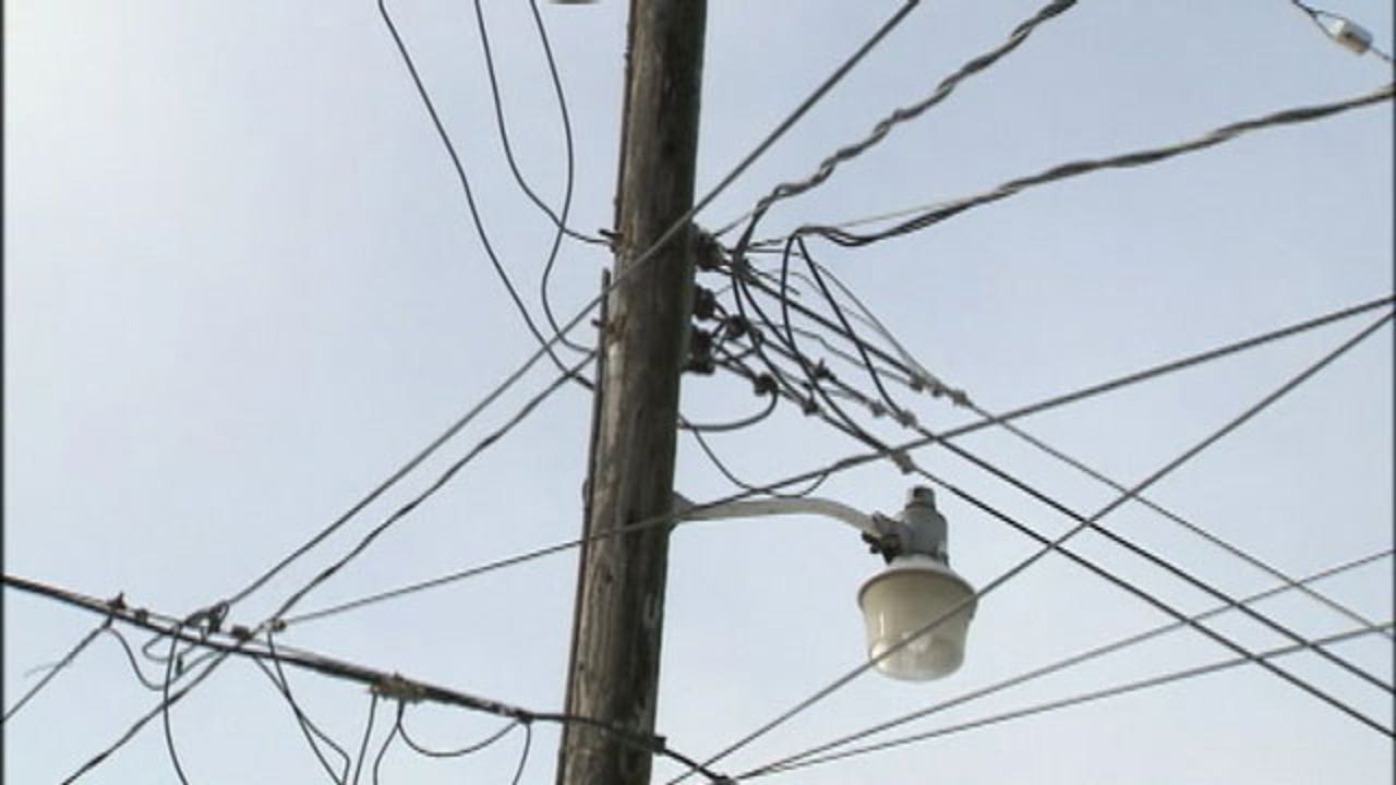 High winds knock out power to more than 19,000 in SE Michigan