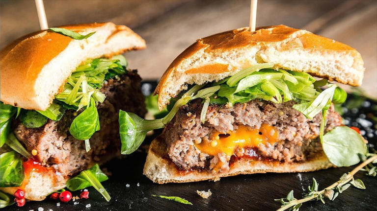 What to know before making a Juicy Lucy burger with ground turkey