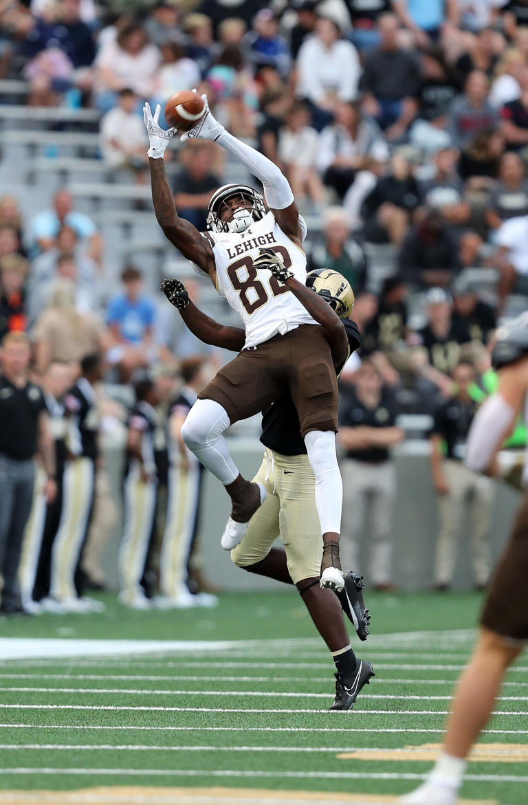 UNC adds Lehigh transfer WR Mason Humphrey
