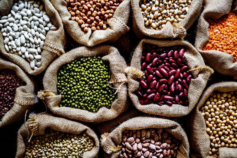 10 foods and drinks cabin crew commonly avoid while flying