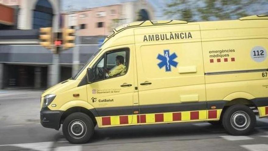 Muere una ciclista de 61 años en el Eixample tras un choque con un coche