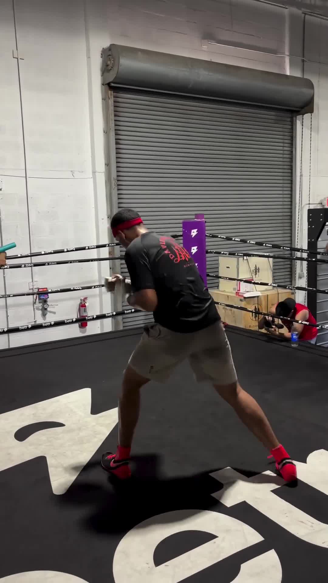 David Benavidez shadow boxing focusing on that body work 😱
