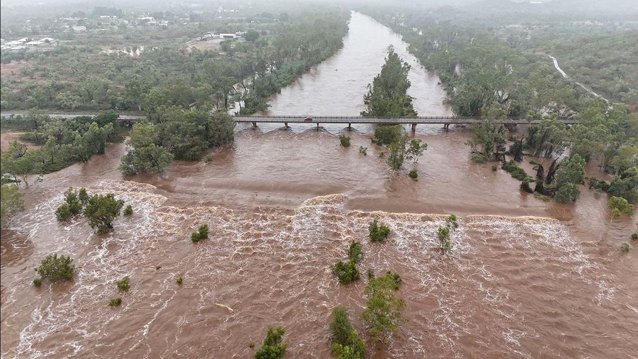 Cyclone chance grows but Queenslanders ready: premier