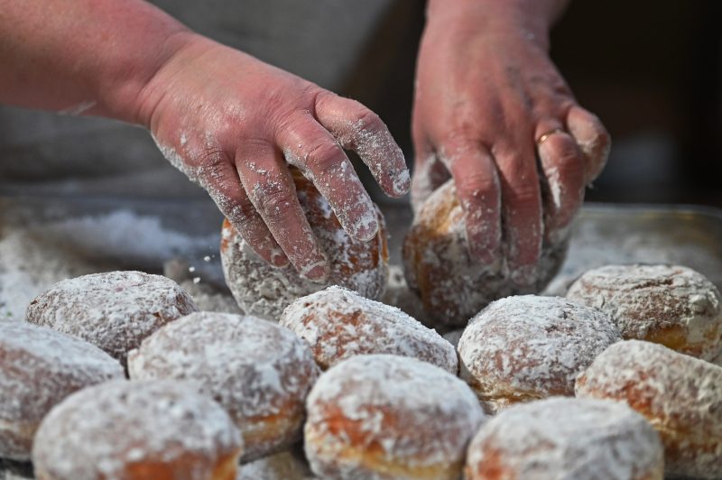 Big Y bakeries offers fresh Polish paczki for limited-time