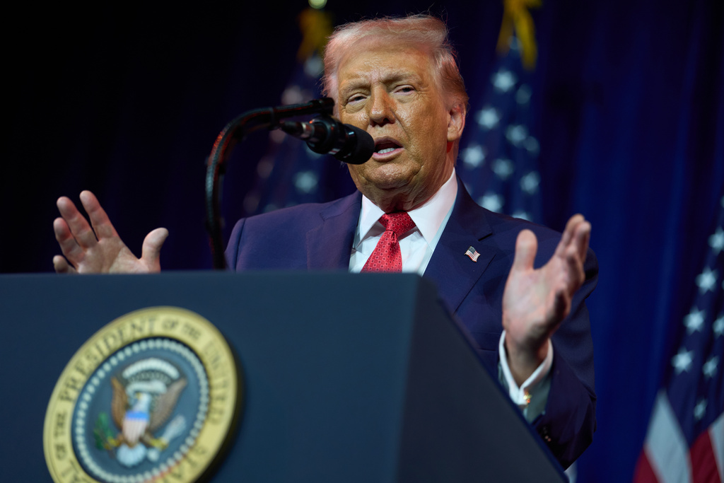 Trump urged to focus on 'tomorrow’s paychecks,' not 'yesterday’s ...
