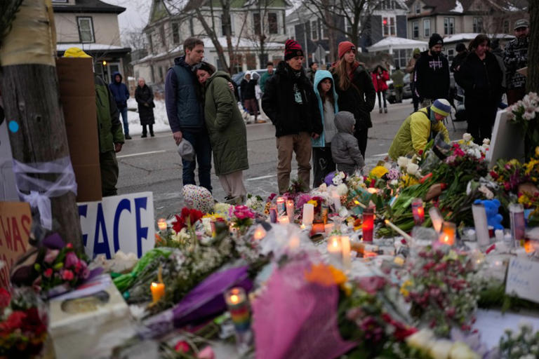 Opinion: The ICE shooting was a tragedy. Partisans should do the right ...