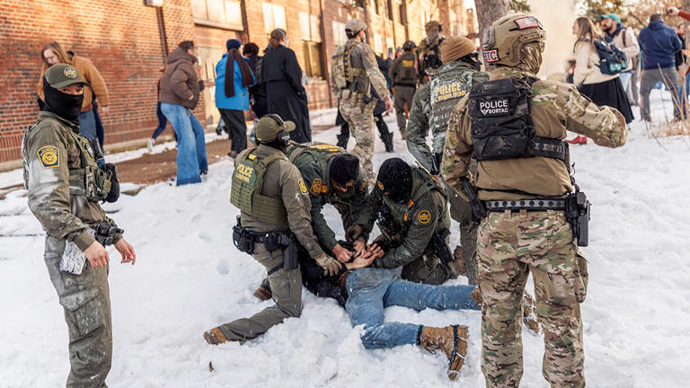 Ilhan Omar kicked out of ICE facility after DHS requires week's advance ...