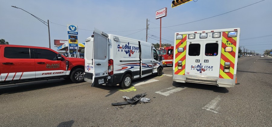 Medics hospitalized in Alamo ambulance crash