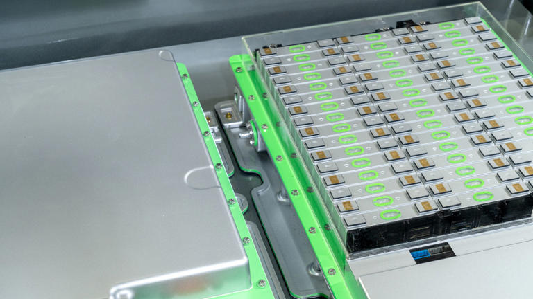 China’s sunlight-powered lithium–sulfur battery offers high energy ...