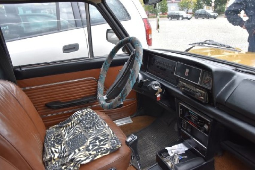 Duży Fiat ze Sławna dostał drugie życie. Chodzi jak marzenie. Zdjęcia