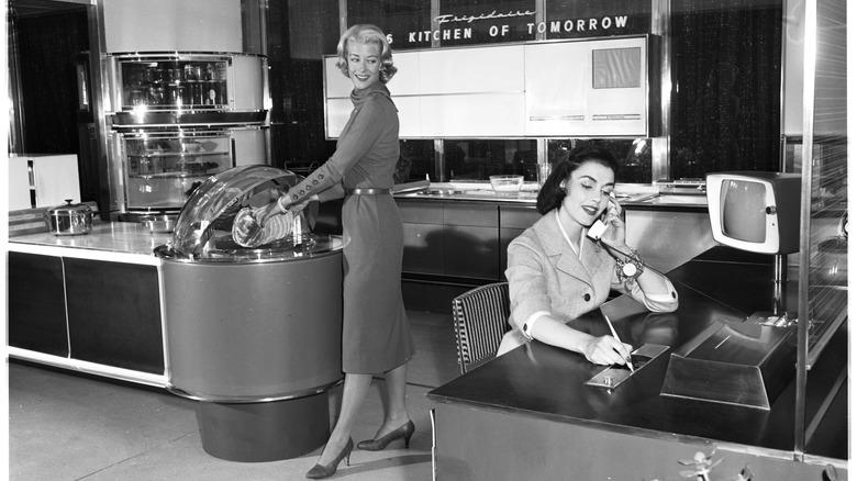 8 vintage kitchen appliances that were ahead of their time