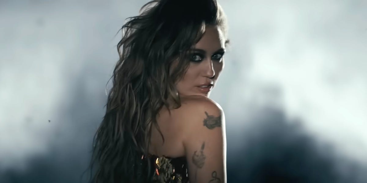 Why Miley Cyrus’s Golden Globe-nominated song 'Dream as One' feels so ...