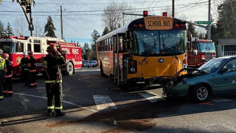 WA elementary school bus involved in Pierce County crash, 11 sent to ...