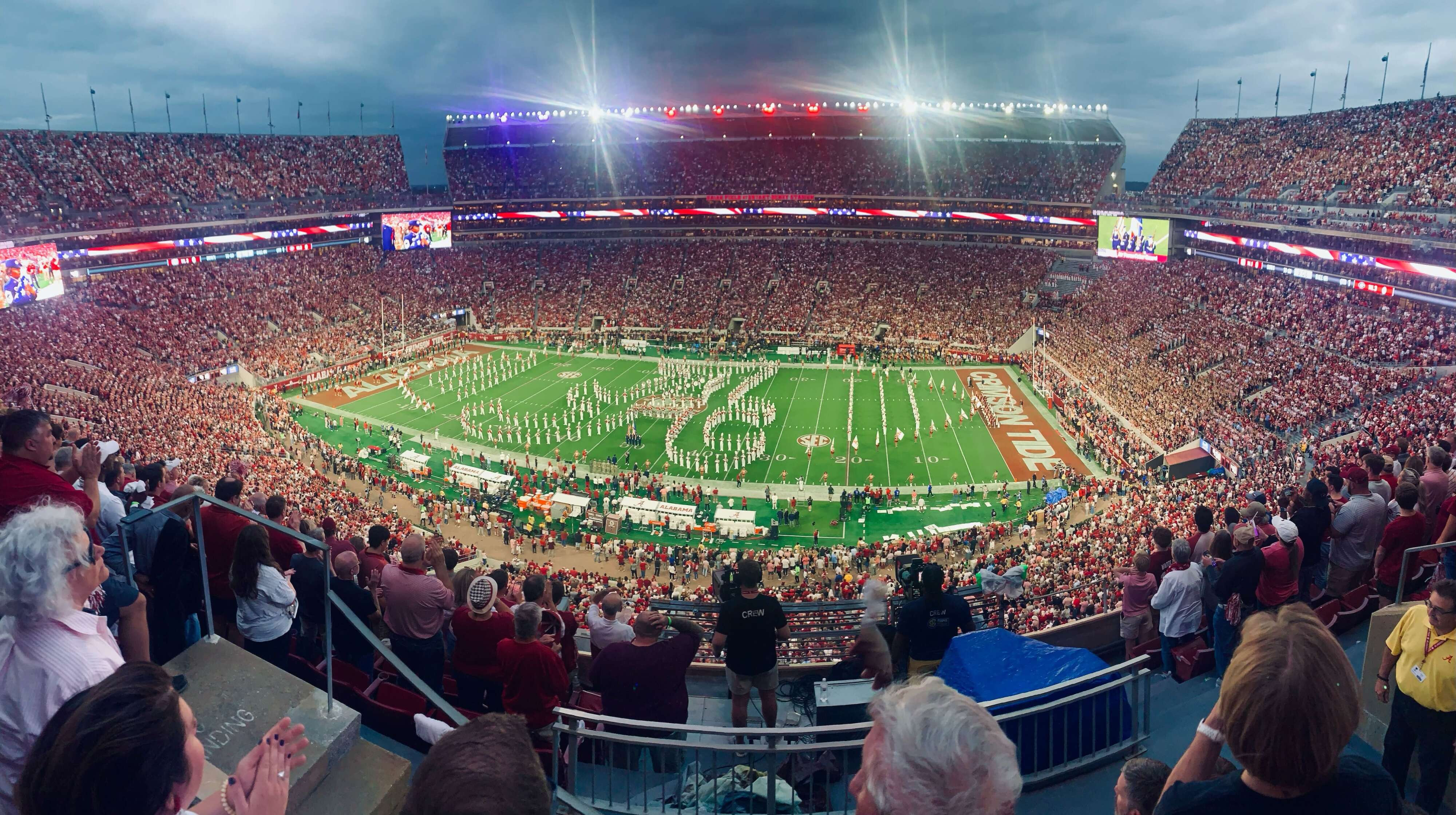 Record-breaking punter commits to Alabama football out of transfer portal