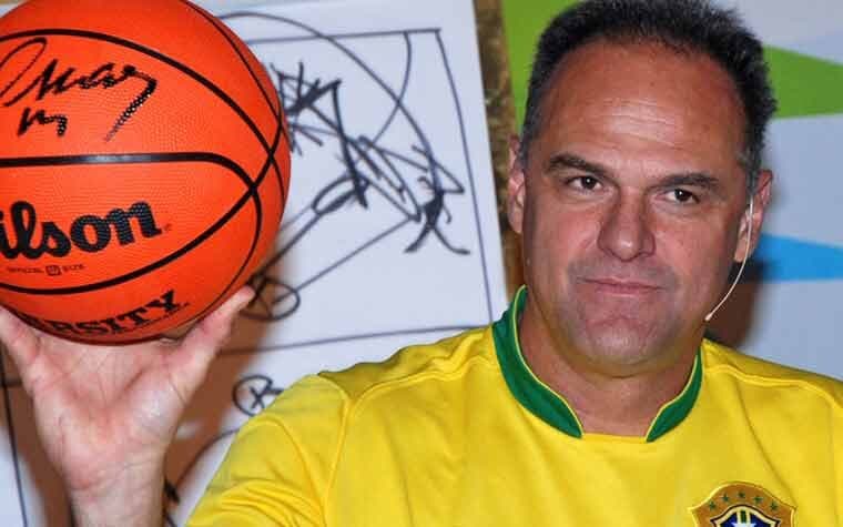 Lenda do basquete, Oscar Schmidt entra para hall da fama do COB