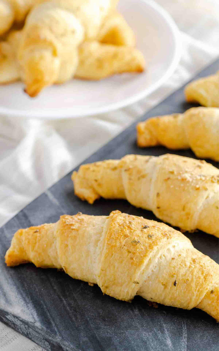 Garlic crescent rolls