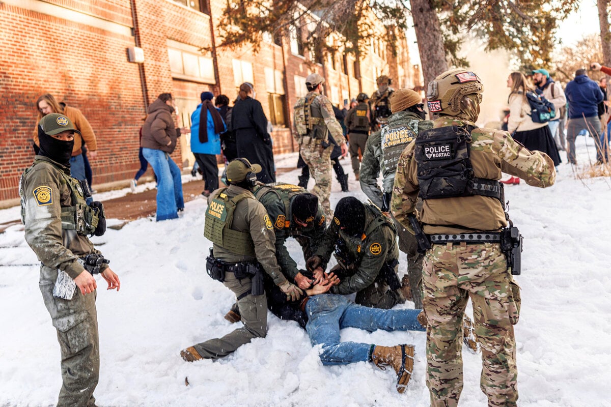 Riot breaks out at Minneapolis high school as Border Patrol agents ...