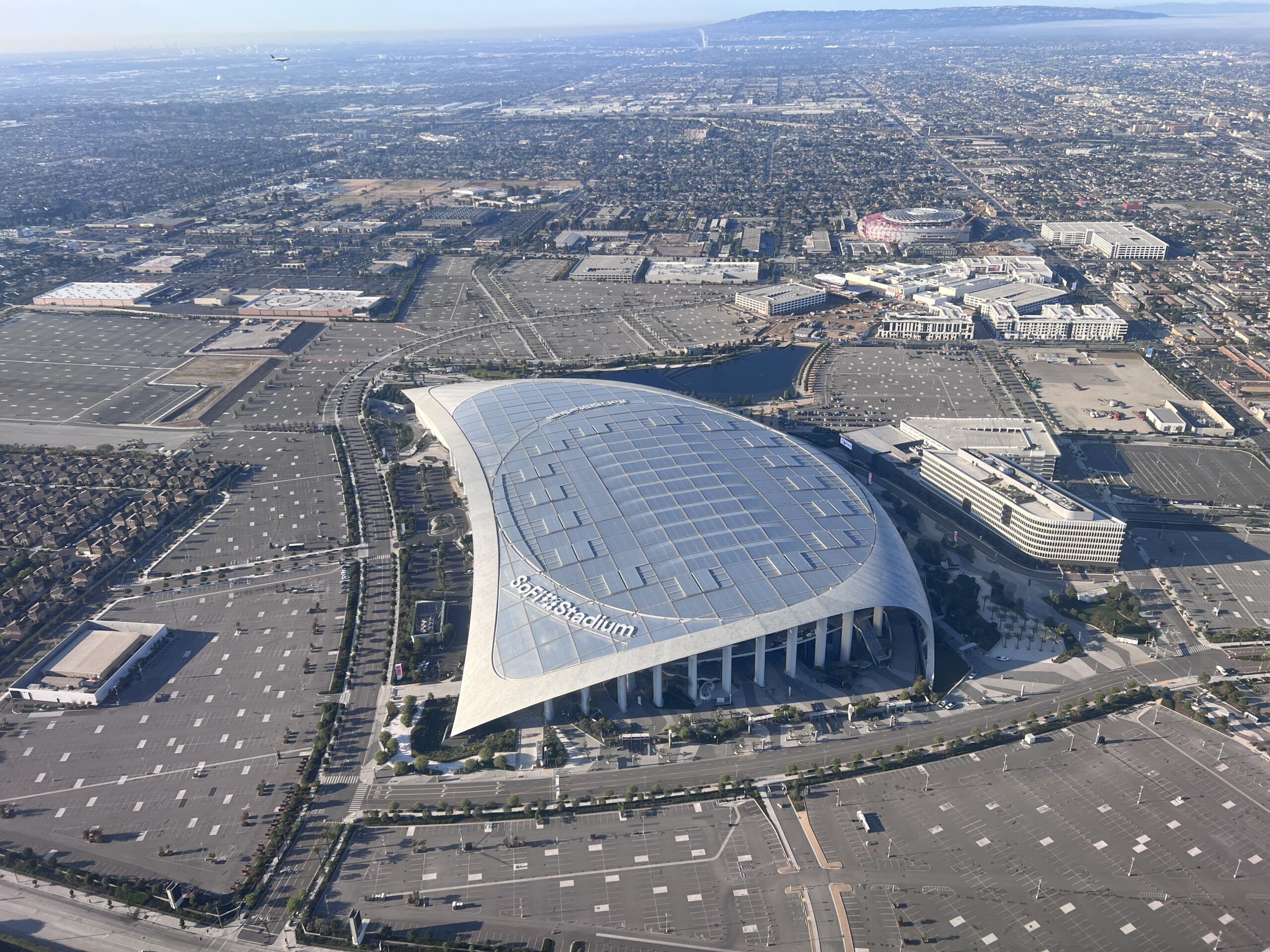Billionaire NFL owner alleges Inglewood owes $376M for SoFi Stadium ...