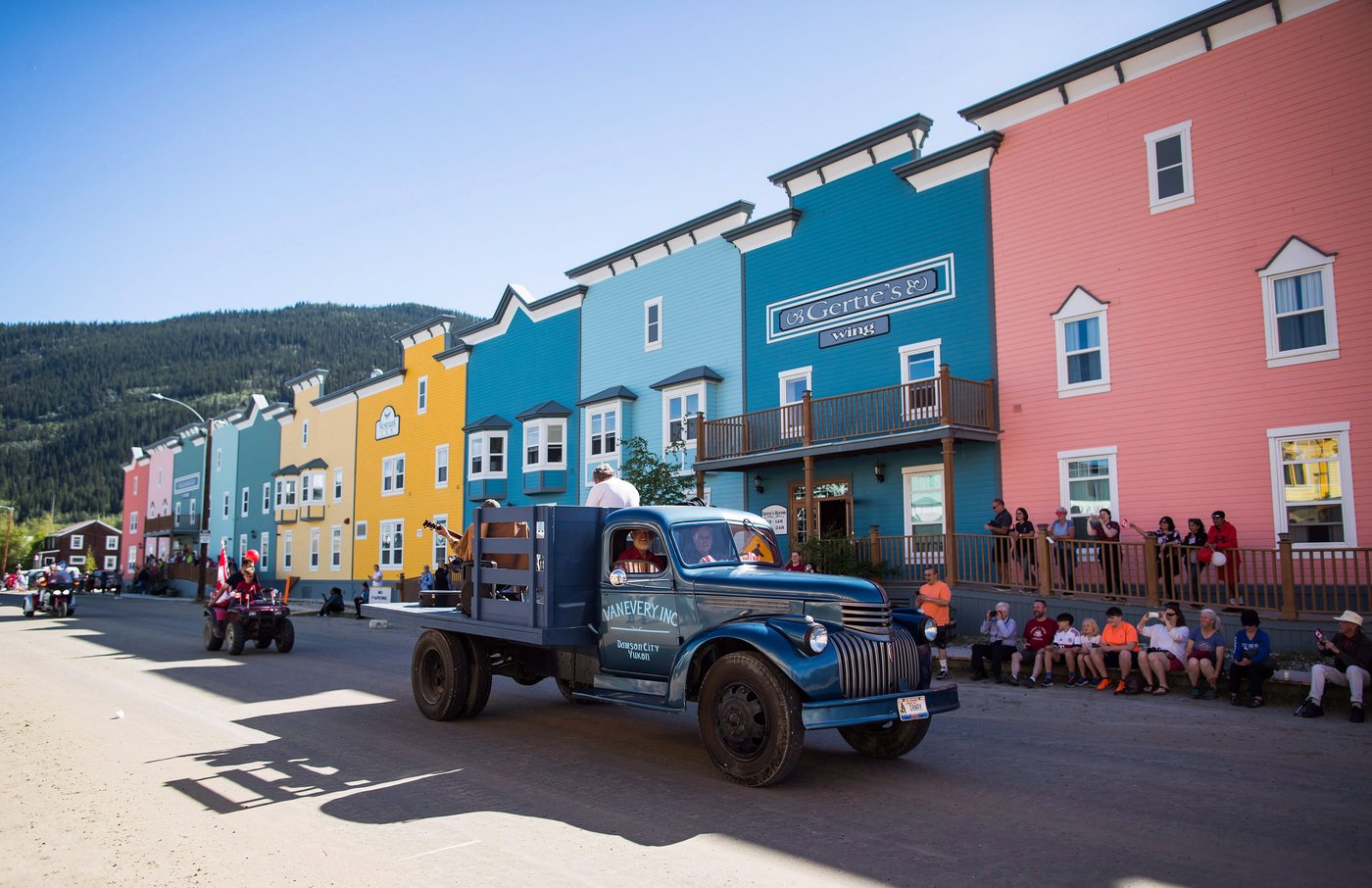 Major water main break in Dawson City, Yukon, floods historic bar amid ...