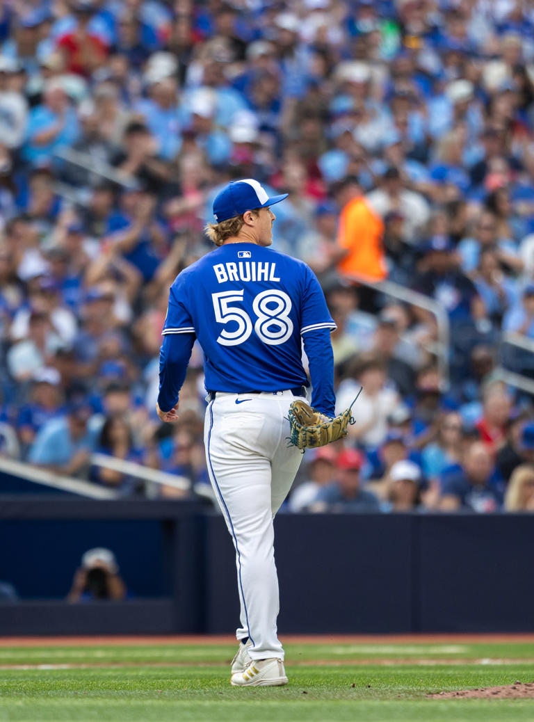 Cardinals acquire LHP Justin Bruihl from Guardians