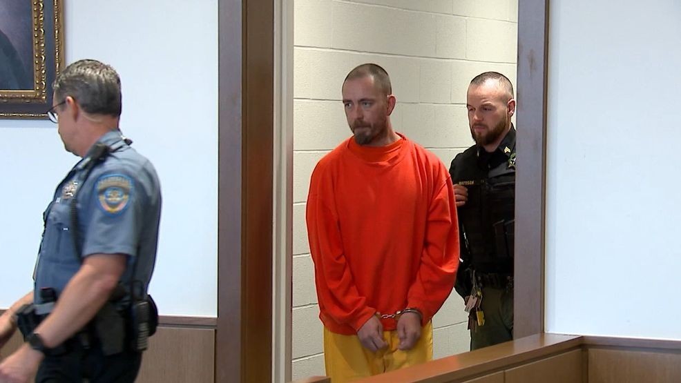 Maine man sentenced after shooting, killing girlfriend in South Berwick