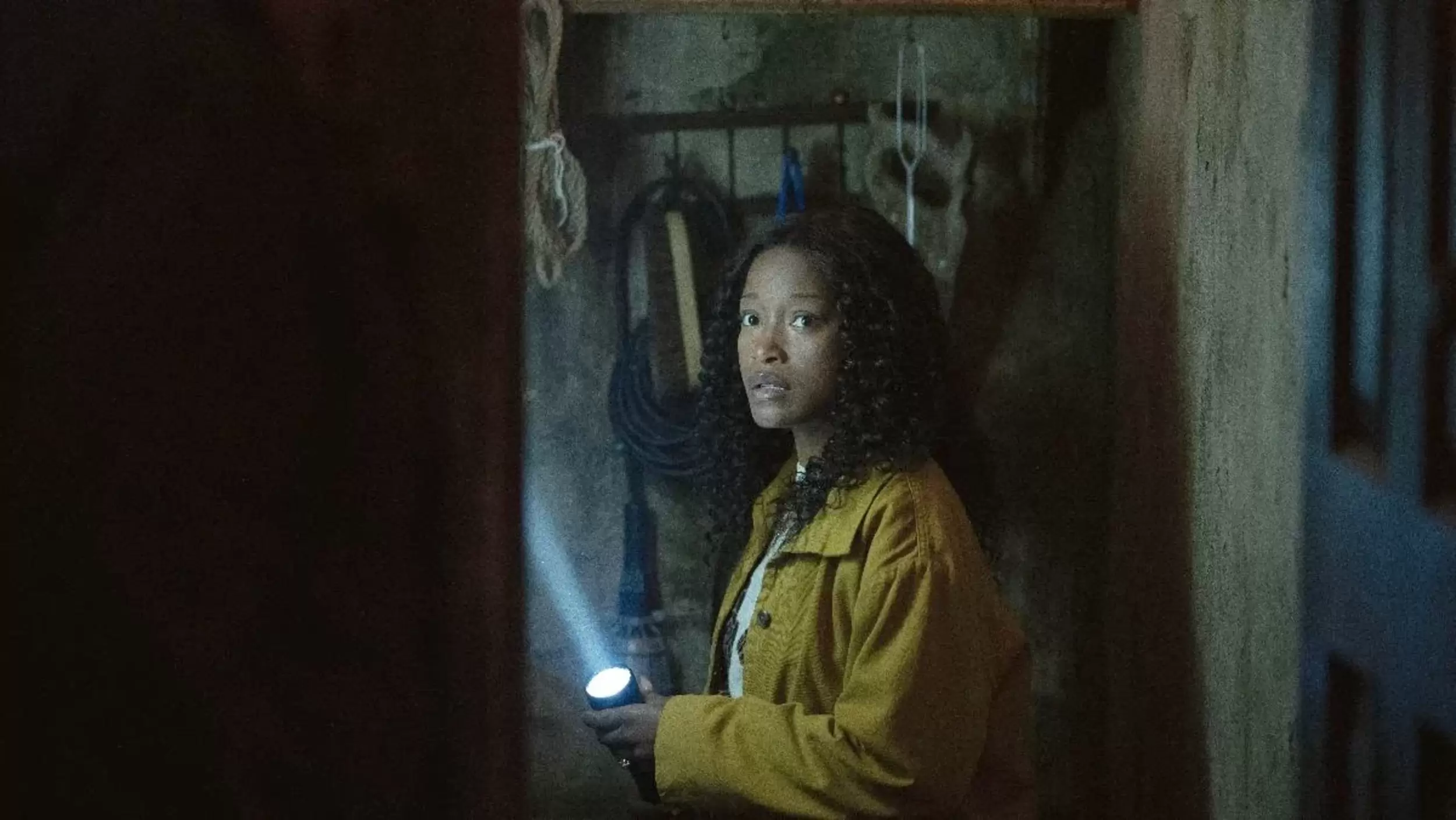 'The Burbs' trailer sets a spooky suburban murder mystery