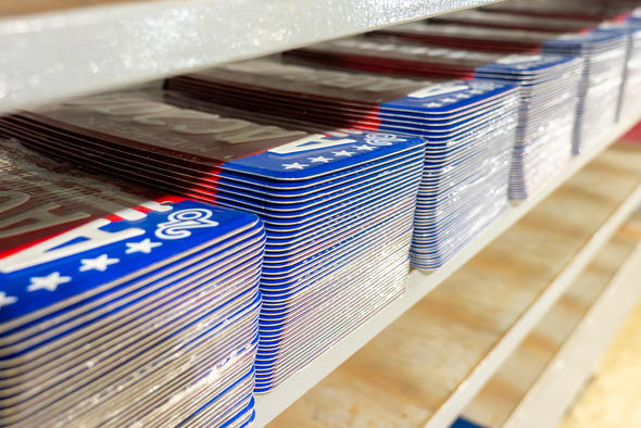 State prisoners begin work on anniversary license plates