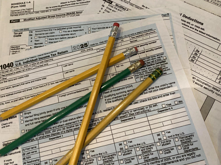 When will the IRS begin accepting 2025 tax returns?