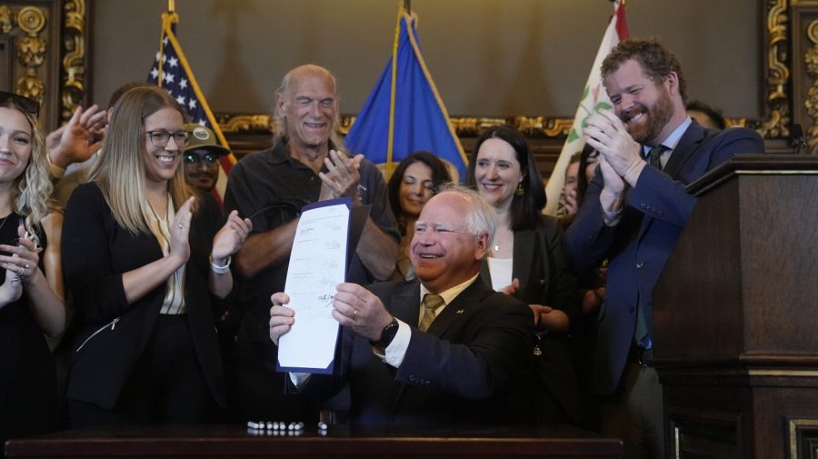 Jesse Ventura rips Trump, mulls another run for Minnesota governor