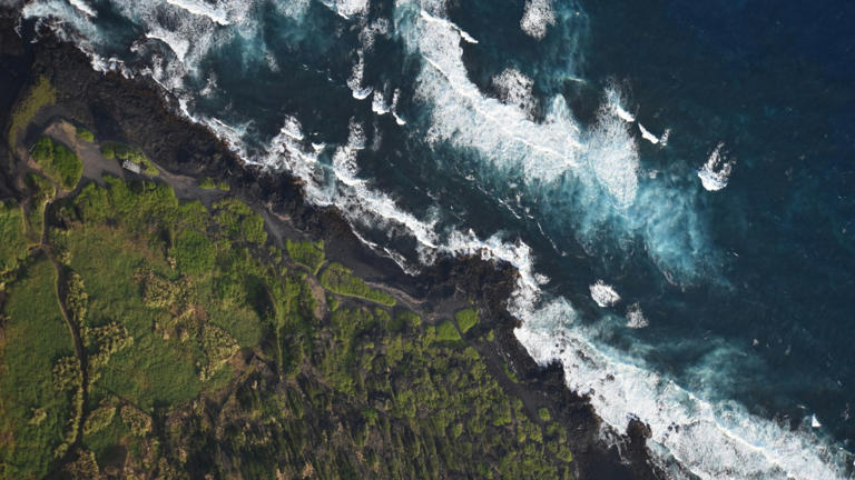 Satellites catch a 650-ft Greenland mega-tsunami that shook Earth 9 days