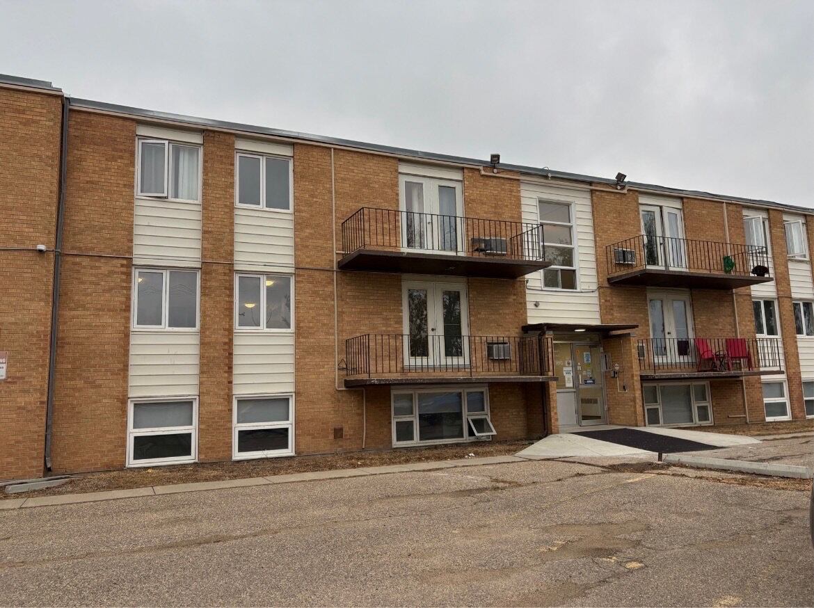 'It's amazing': Saskatoon apartment complex offers supportive housing ...