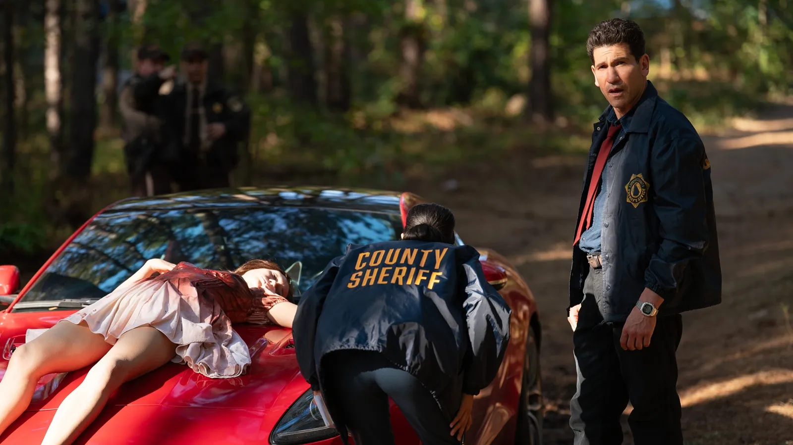 ‘Él y ella’, con Tessa Thompson y Jon Bernthal sospechando el uno del ...