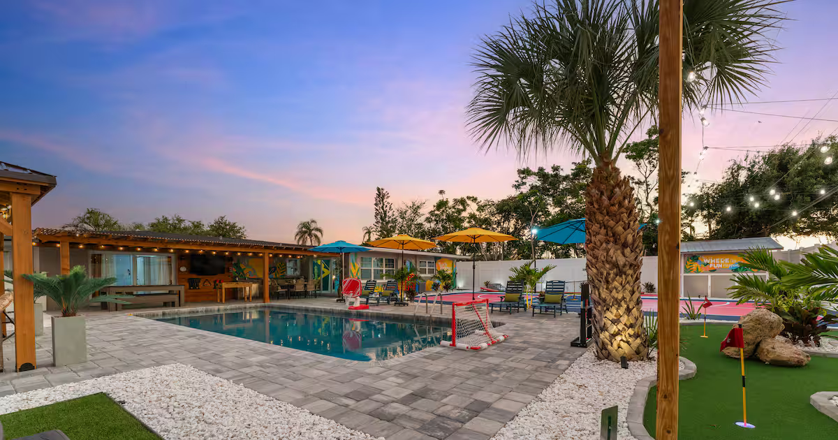 The coziest home in Florida? This Airbnb's hot tub and barrel sauna say yes