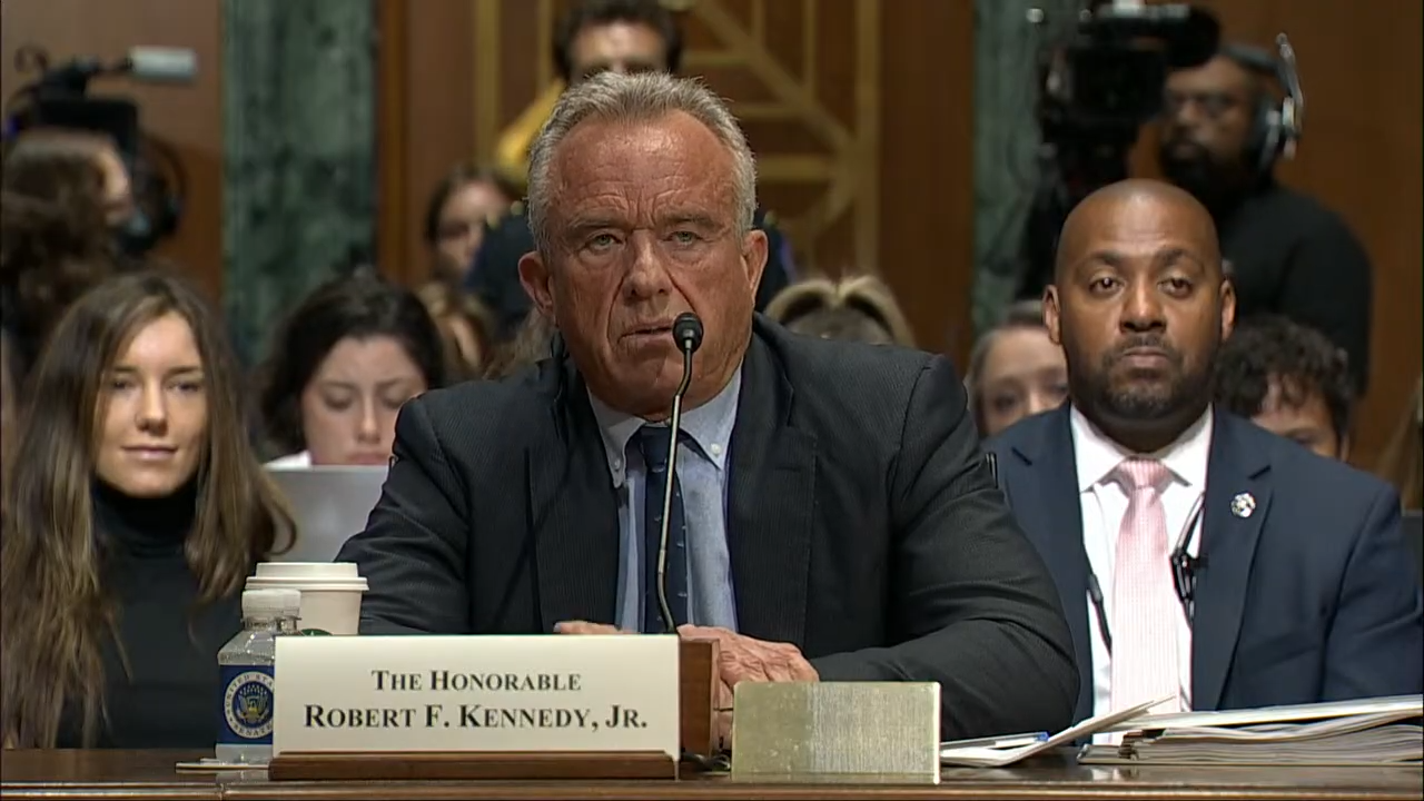 'I will hold you to that': RFK Jr. loudly breathes into the mic as ...