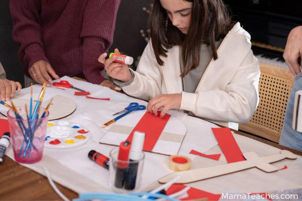 Weekend crafts for parents and kids: Transforming designs into wearable ...