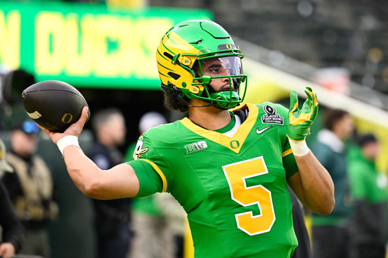 Oregon QB Dante Moore was a former high school star at Detroit King