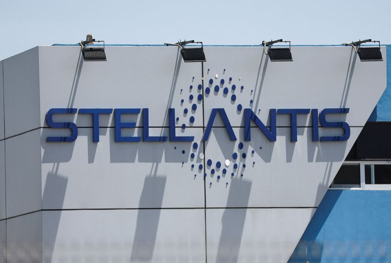 Stellantis scraps US plug-in hybrid sales, citing weak demand