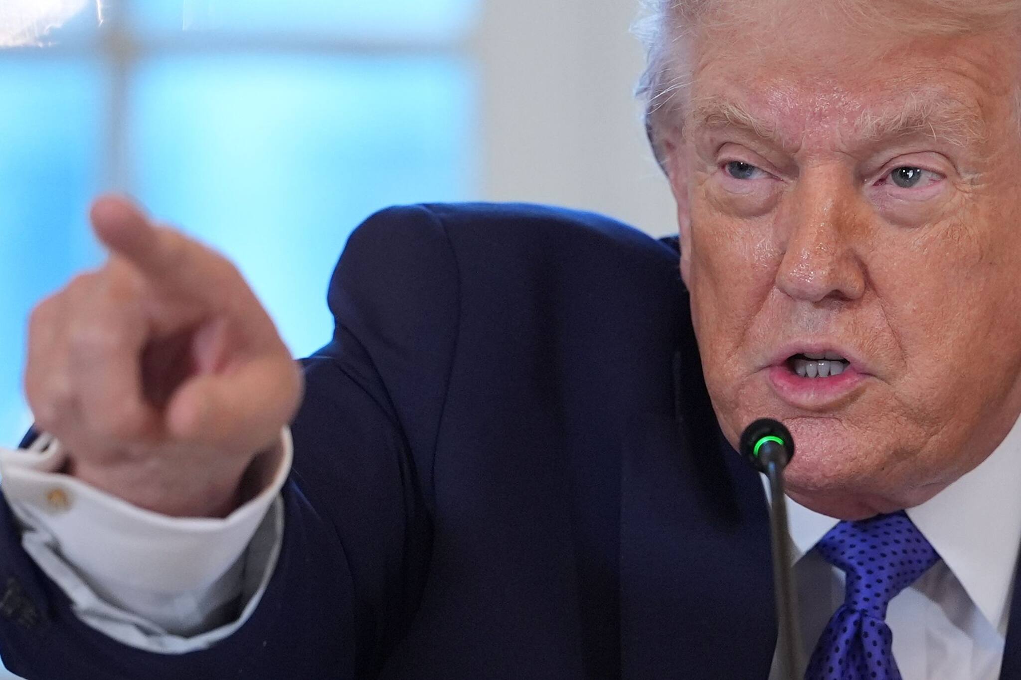 „Auf einfache oder harte Weise“: Trump droht erneut wegen Grönland