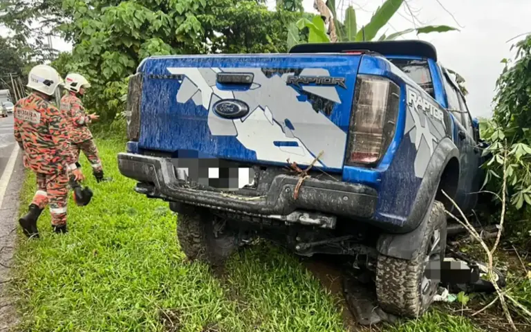 Couple die after falling into ravine in collision with pick-up truck